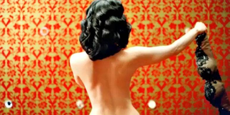 How To Perform A Strip Tease That Will Turn A Guy On Immediately